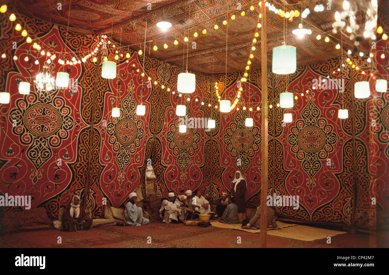 Egypt - Cairo - Sufi group loyal to the "dhikr" of the Hussein mosque ...