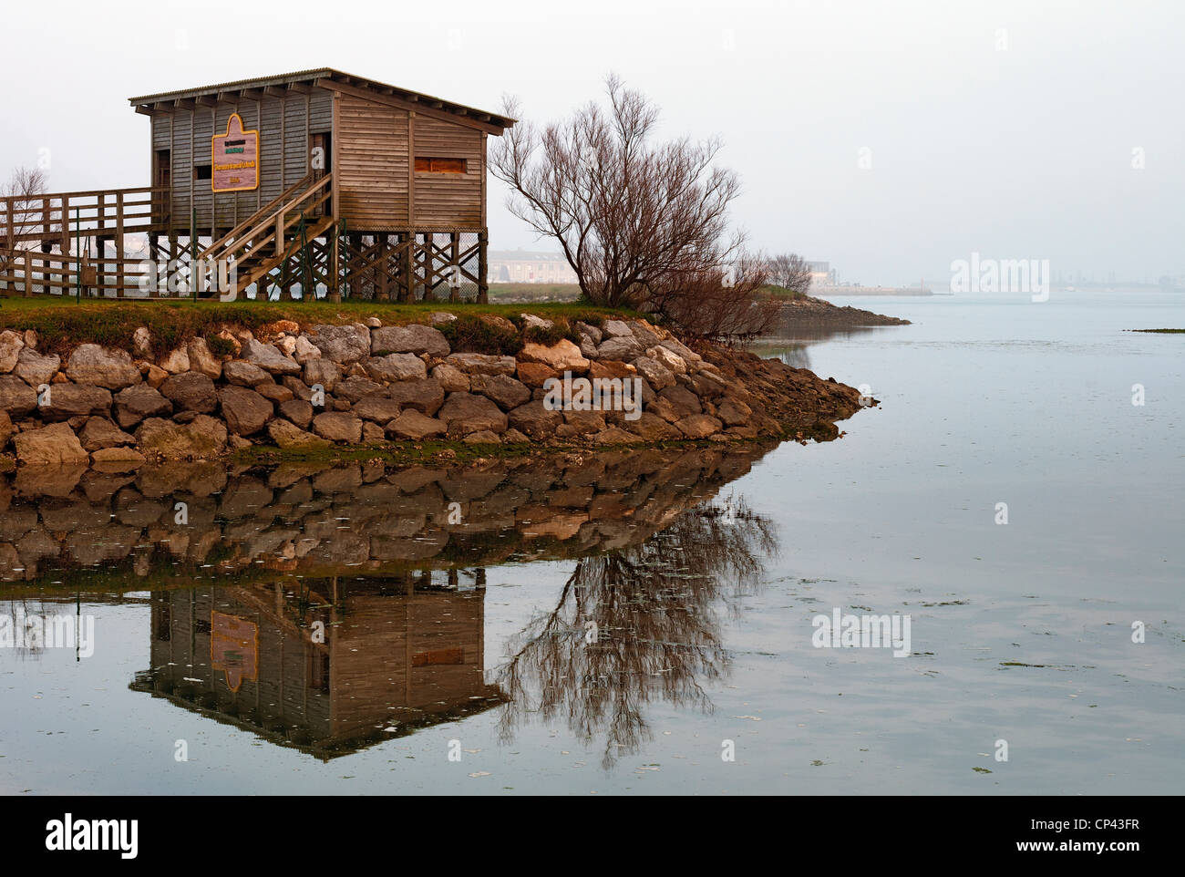 Bird watching hut hi-res stock photography and images - Alamy