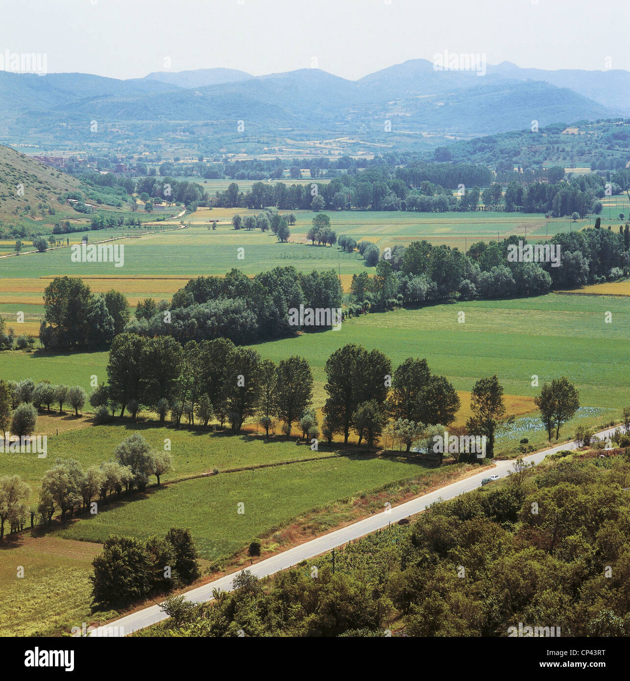 Abruzzo - Aterno near Fossa (L'Aquila). Landscape Stock Photo - Alamy