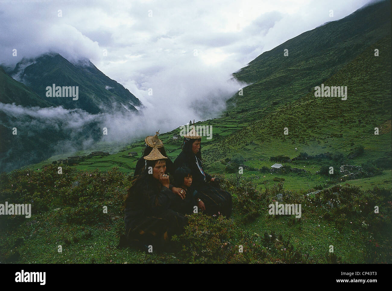 Laya bhutan hi-res stock photography and images - Alamy