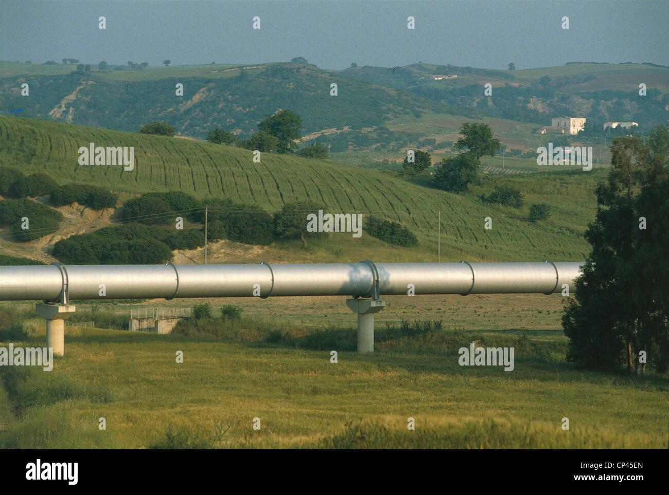 Basilicata - Conduct of the aqueduct Basento (Mt Stock Photo - Alamy