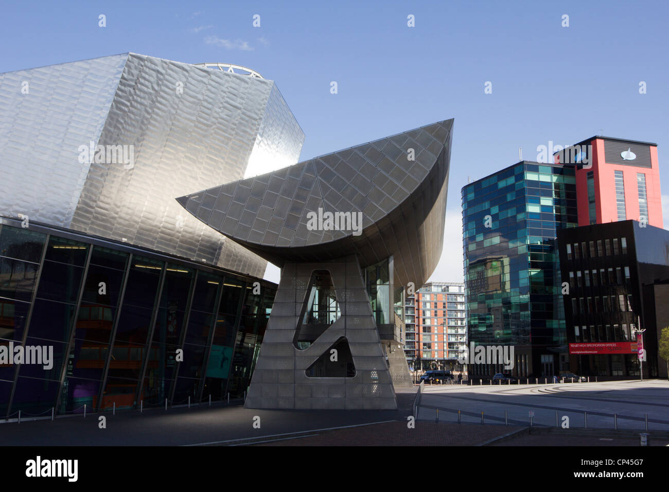 Manchester the lowry people hi-res stock photography and images - Alamy