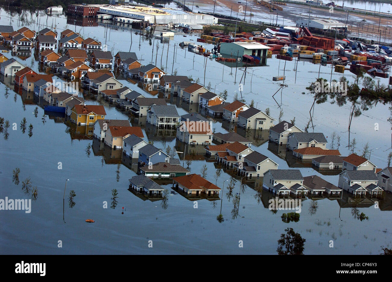 New Orleans residential neighborhood flooded after the levees failed ...