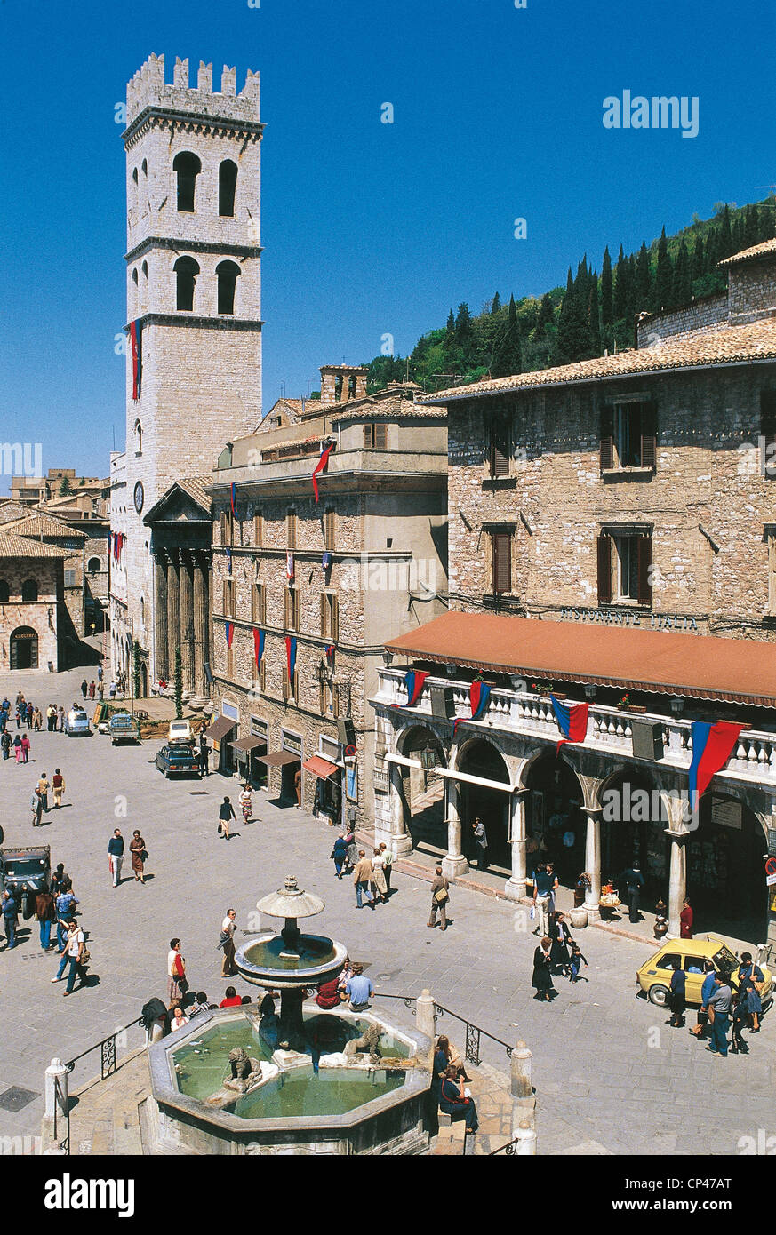 Assisi Umbria Town Square Stock Photo - Alamy