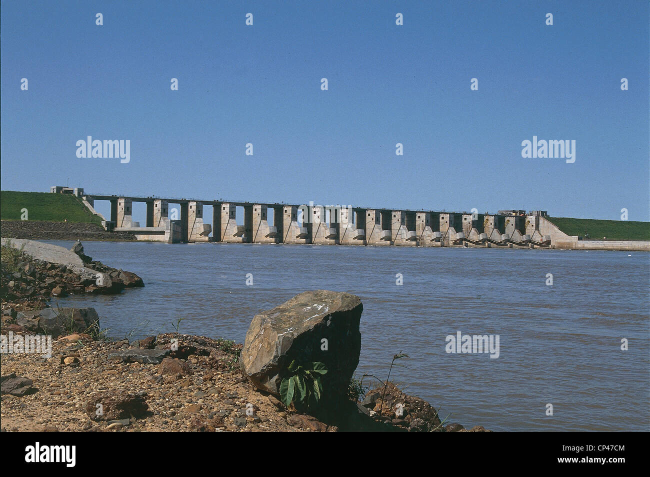 Yacyreta dam hi-res stock photography and images - Alamy