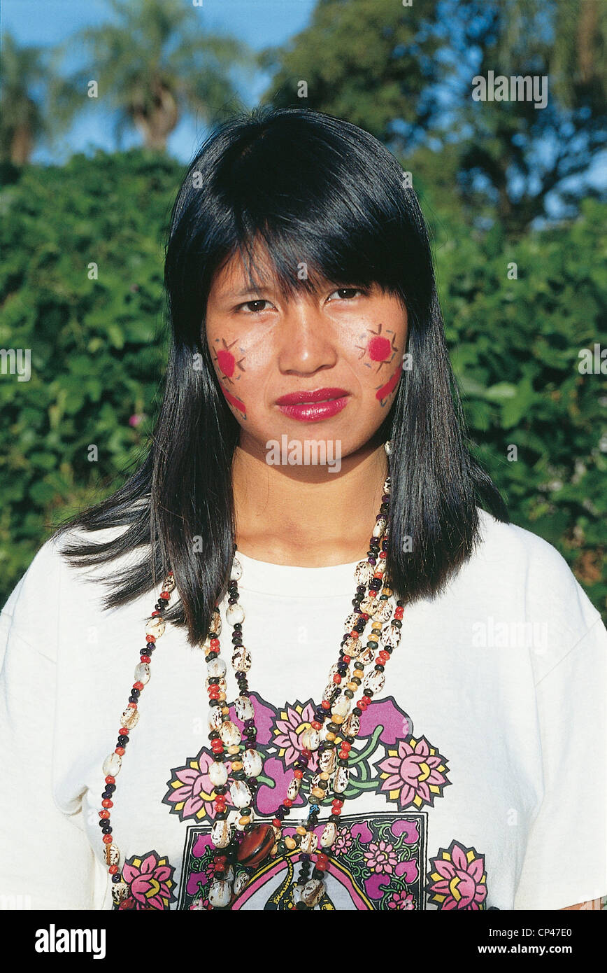 Paraguay costume hi-res stock photography and images - Alamy