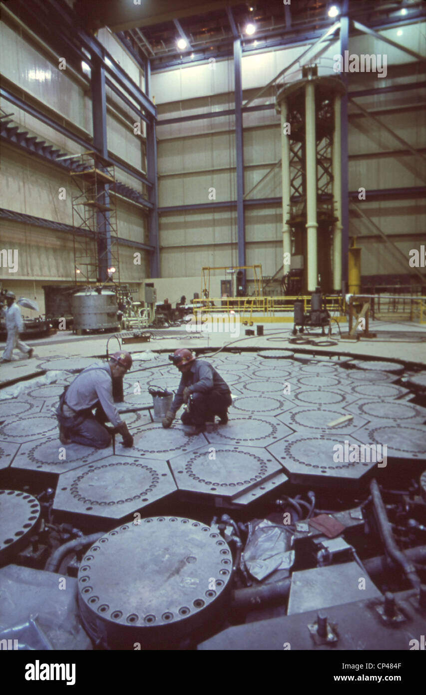 Workers on the refueling floor of the St. Vrain Nuclear Power Plant ...