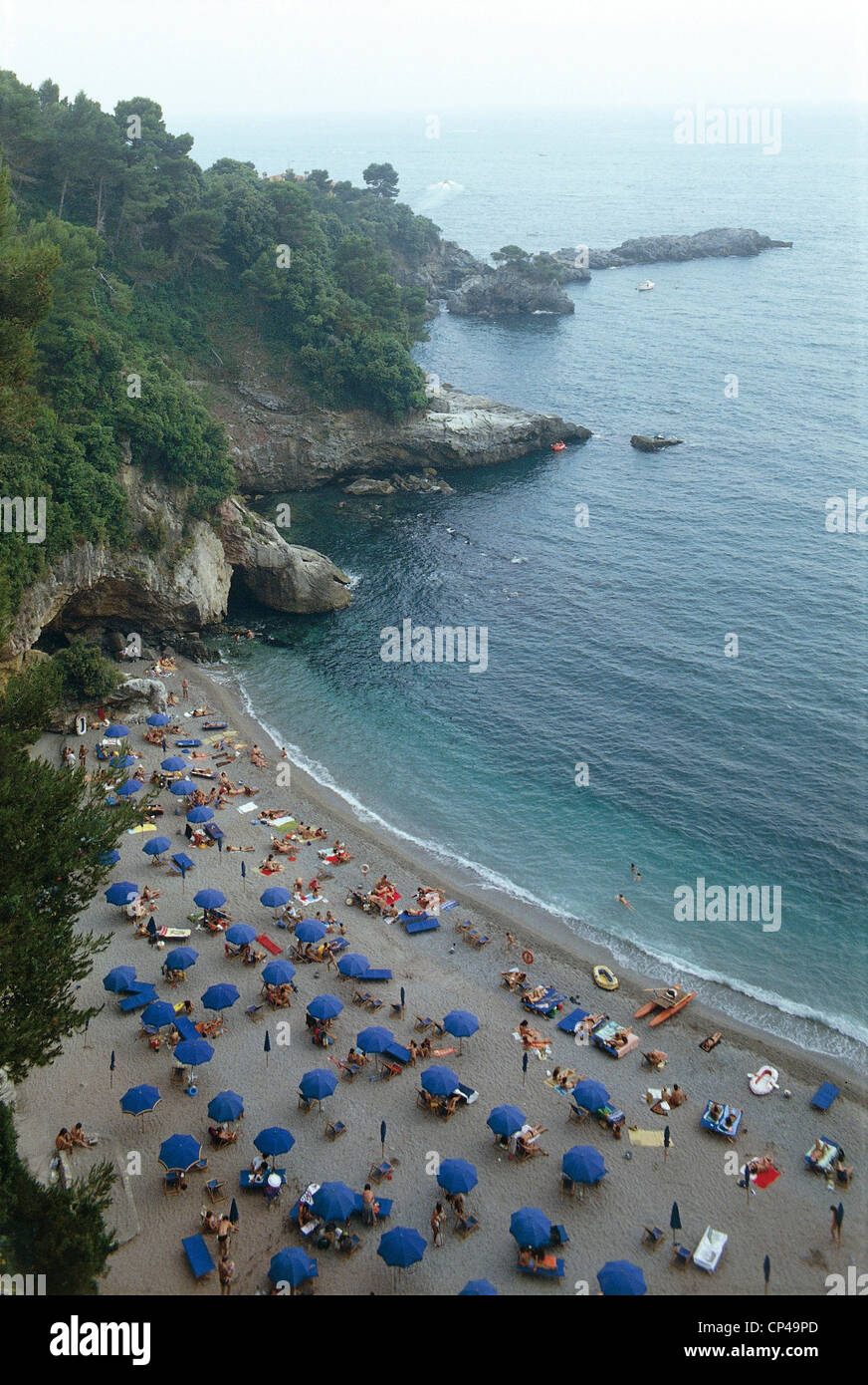 Liguria - beach umbrellas between Tellaro and Lerici (Sp Stock Photo ...
