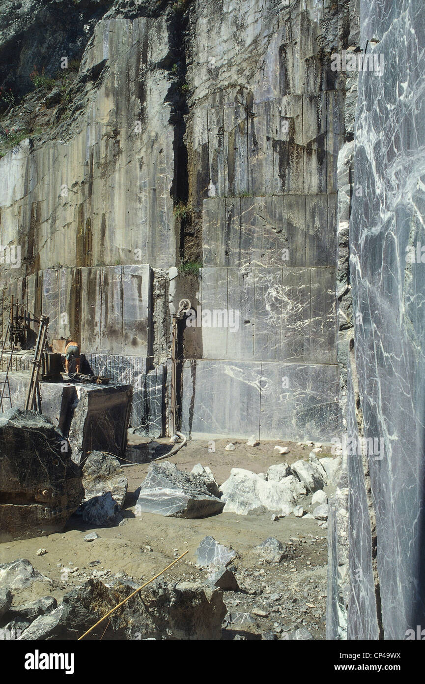 Liguria - Riviera di Levante - Levanto. (Sp). Marble quarry Stock Photo ...