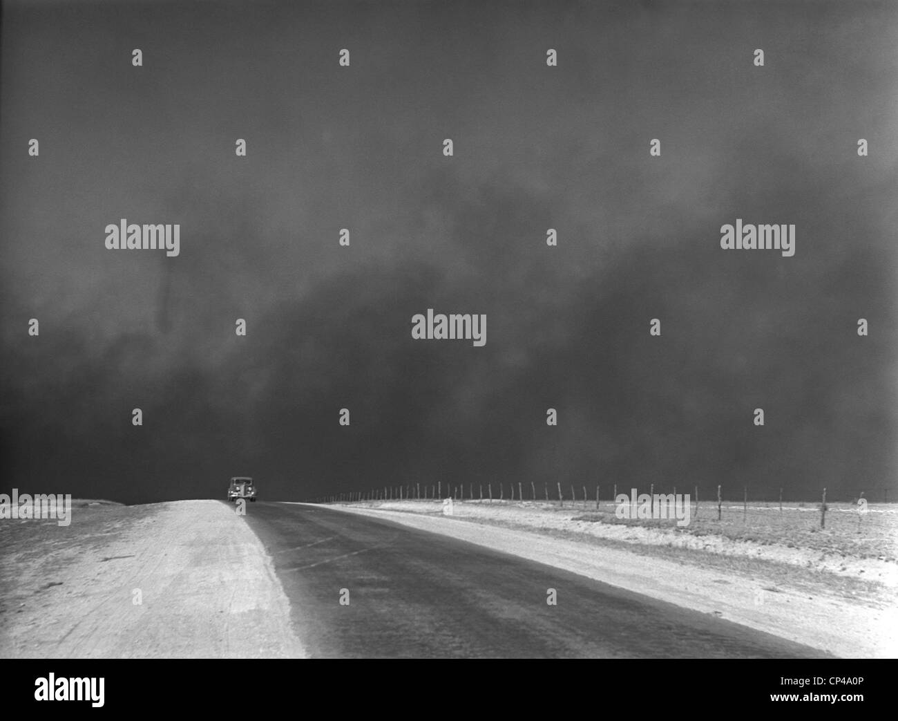 Heavy dust storm hi-res stock photography and images - Alamy