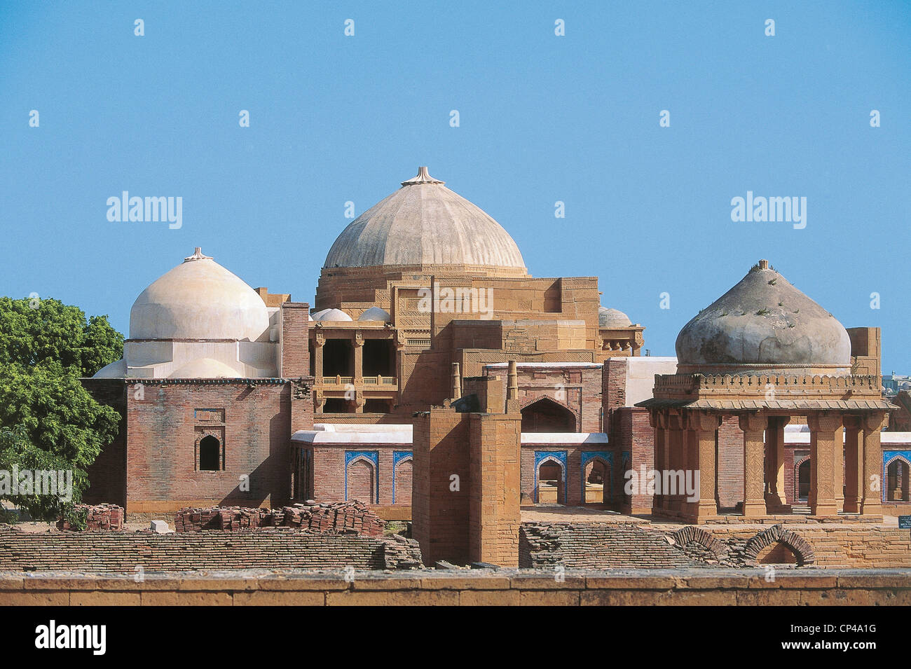 Pakistan - Sindh - Hill Makli, Islamic burial Stock Photo - Alamy