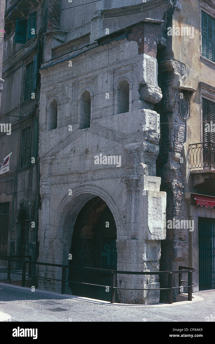 Verona gate of the lions hi-res stock photography and images - Alamy