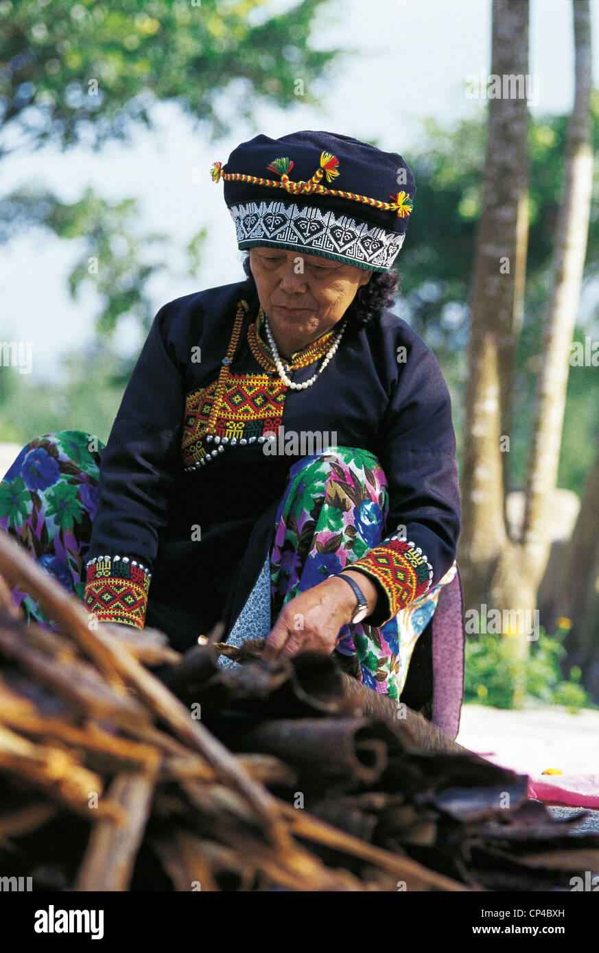 Tsou hi-res stock photography and images - Alamy