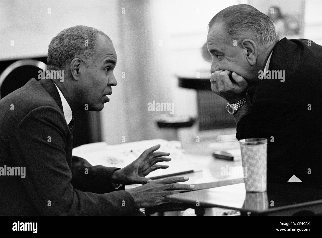 Lyndon johnson 1965 voting hi-res stock photography and images - Alamy