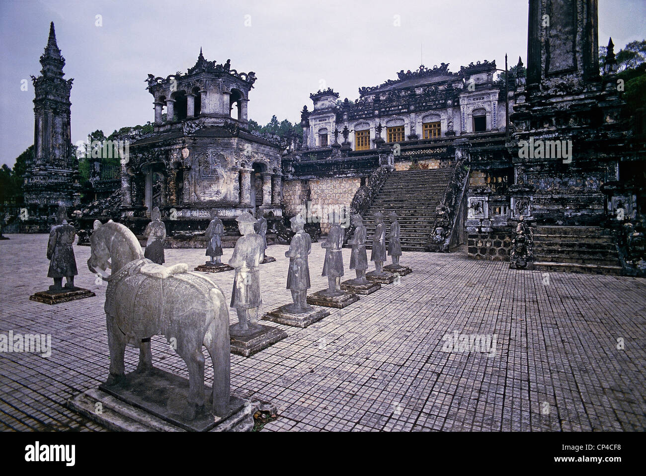 Viet Nam - Hue. Complex of Hue Monuments (UNESCO World Heritage List ...