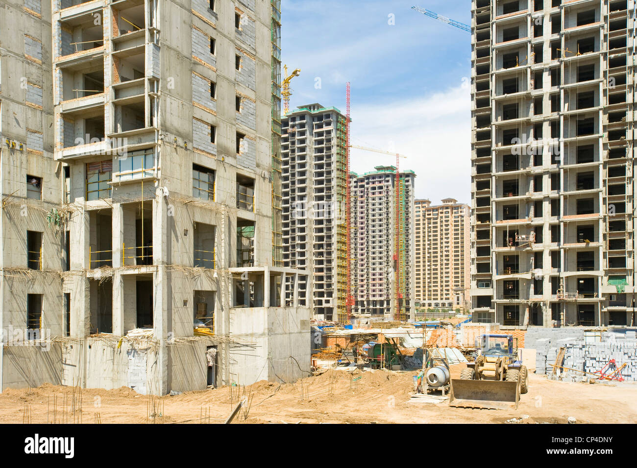 Apartment towers under construction hi-res stock photography and images ...