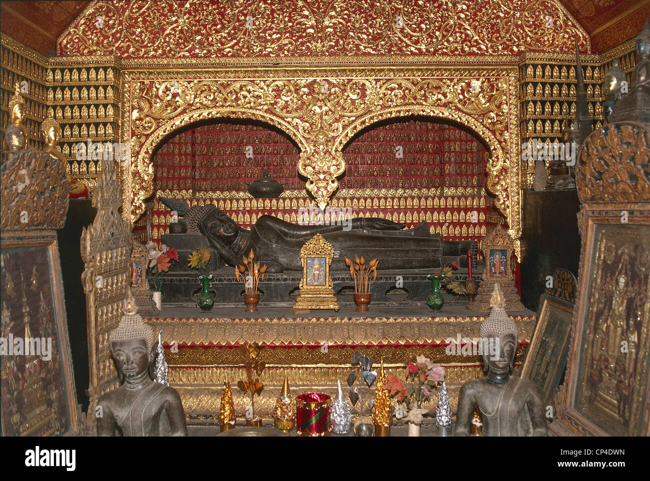 Laos - Louangphrabang (Luang-Prabang). Wat Xieng Tong, internal Stock ...