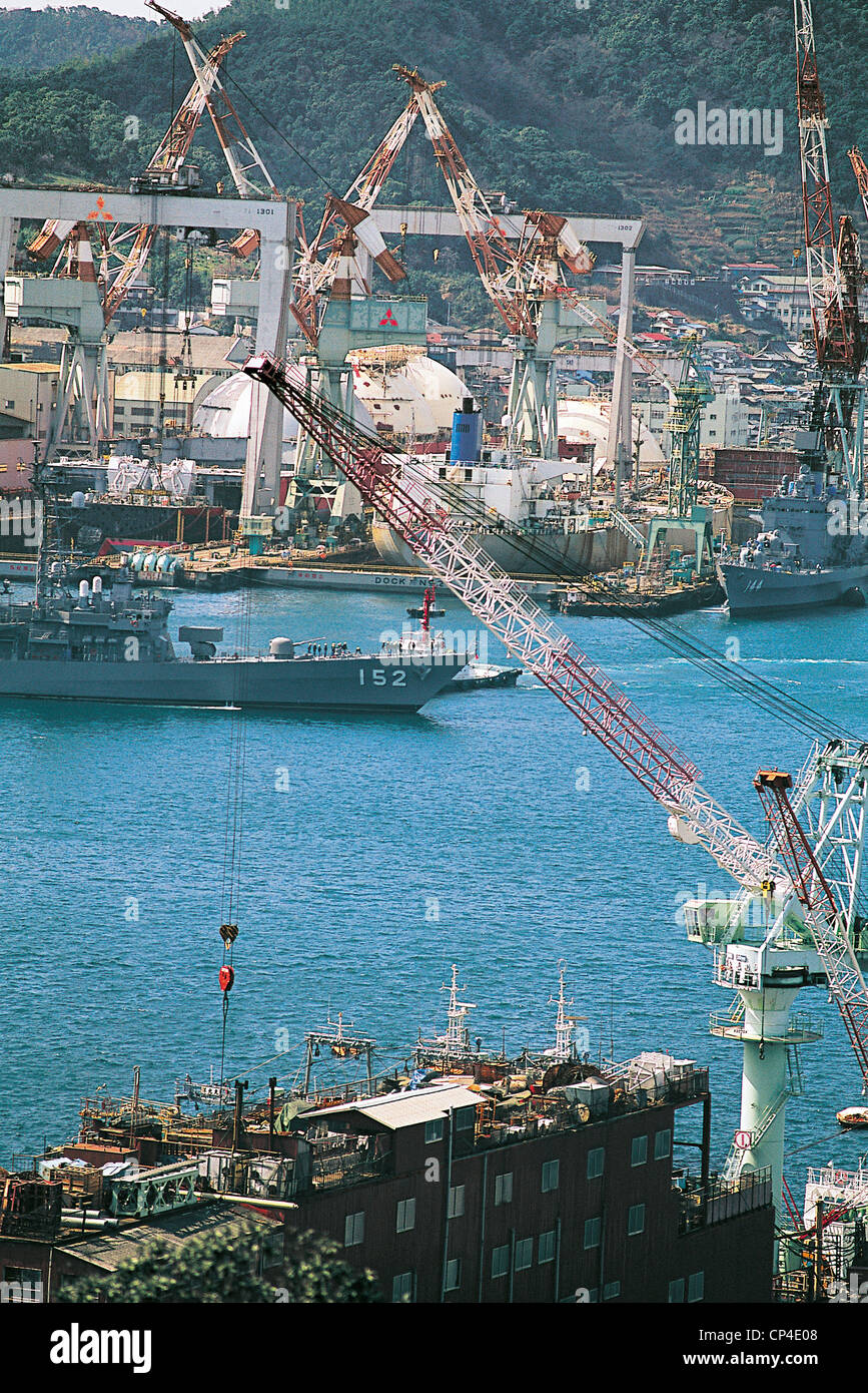 Japan - Nagasaki. Shipyards in the port Stock Photo - Alamy