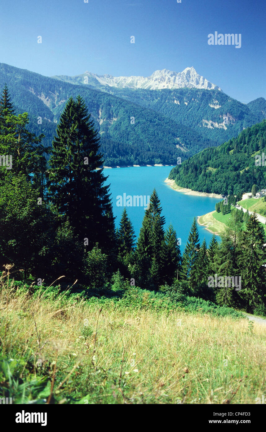 Friuli Venezia Giulia Lake Sauris Stock Photo - Alamy