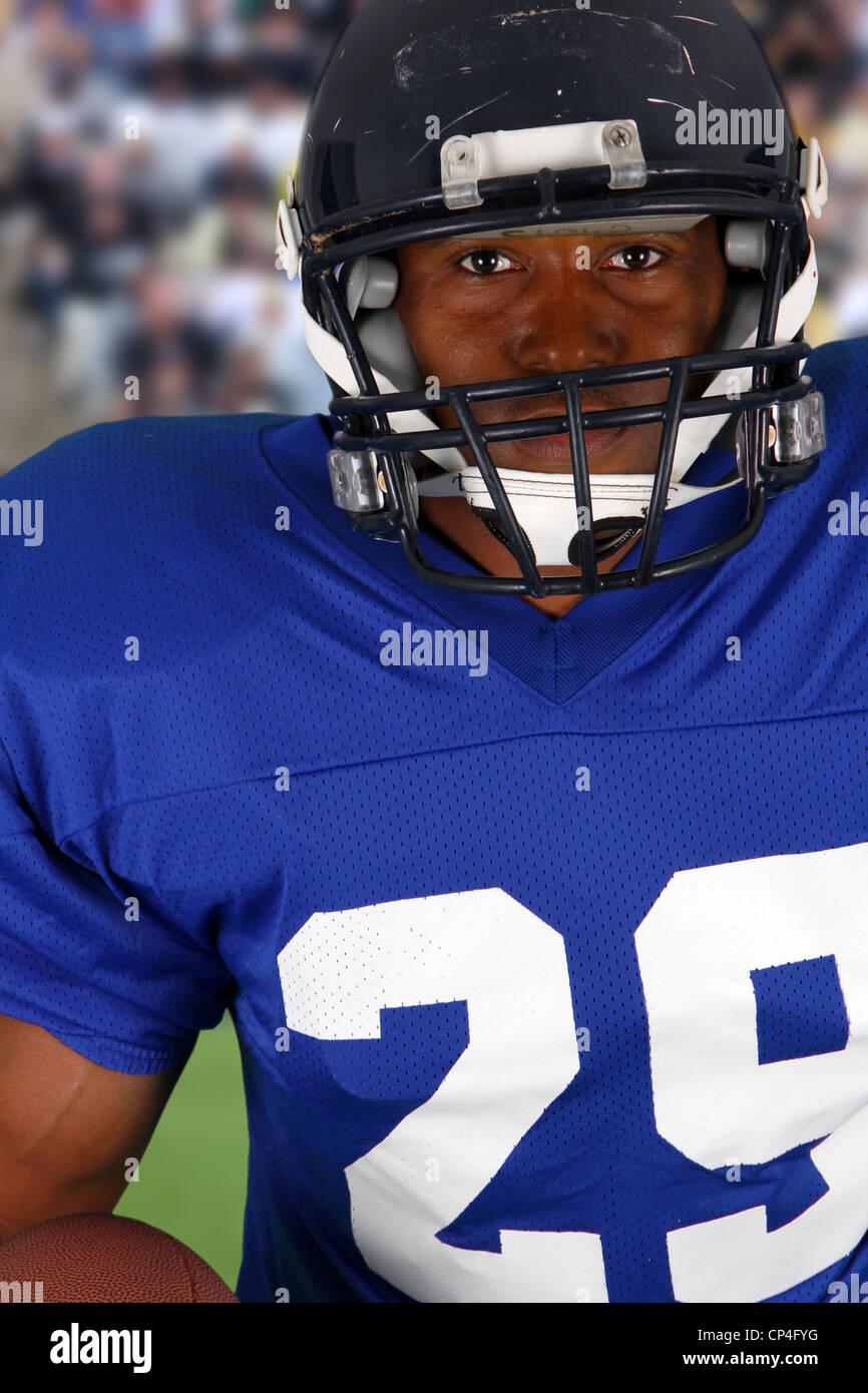 Nfl player on field hi-res stock photography and images - Alamy