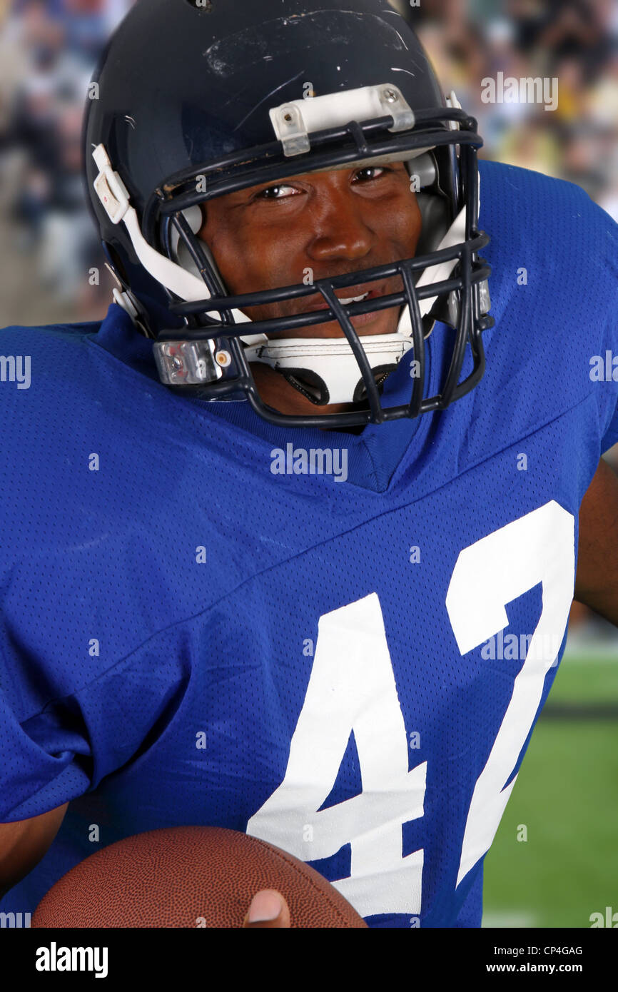 Nfl player on field hi-res stock photography and images - Alamy