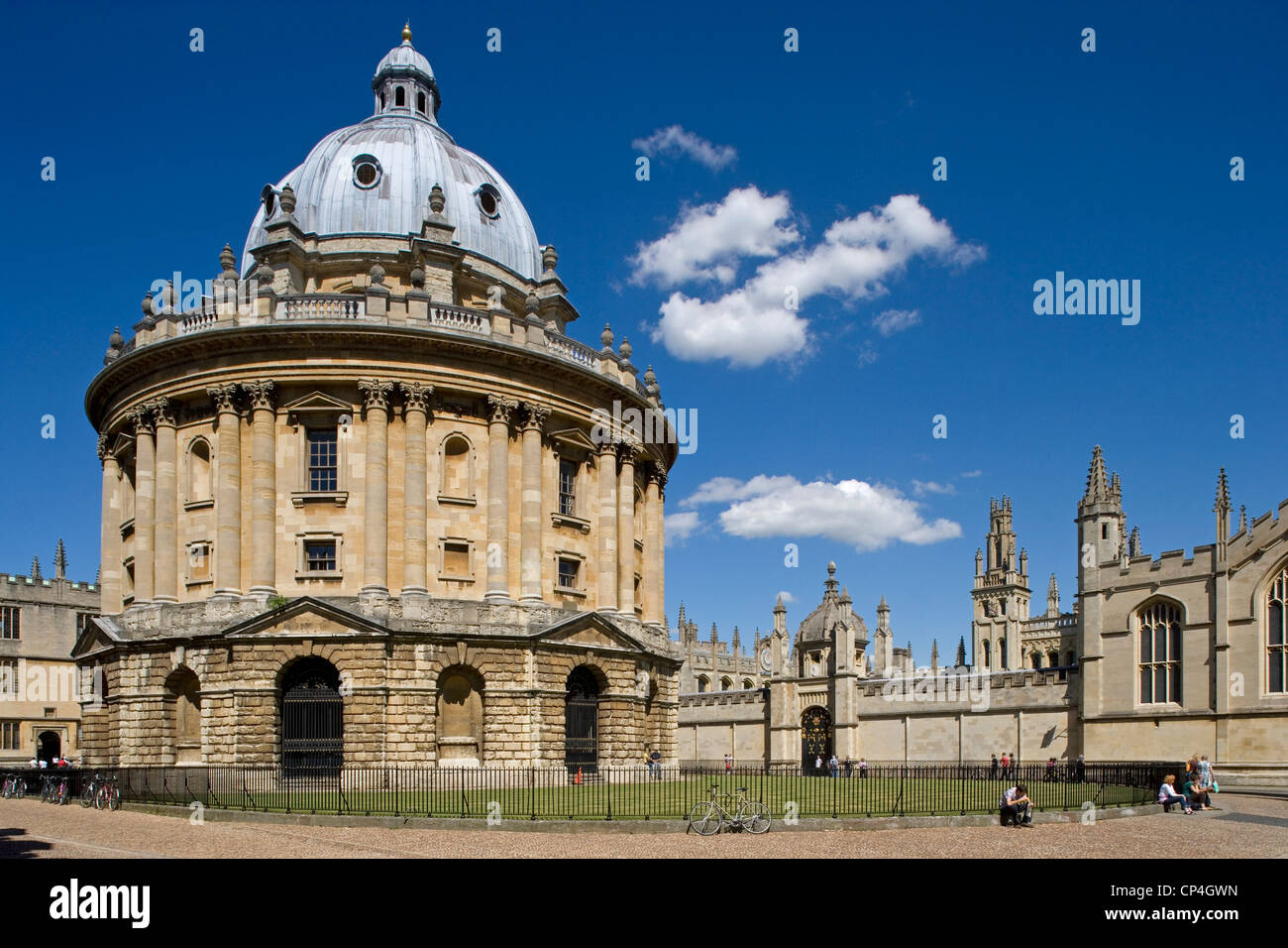 United Kingdom - The Midlands - Oxfordshire - Oxford. Redcliffe Square ...