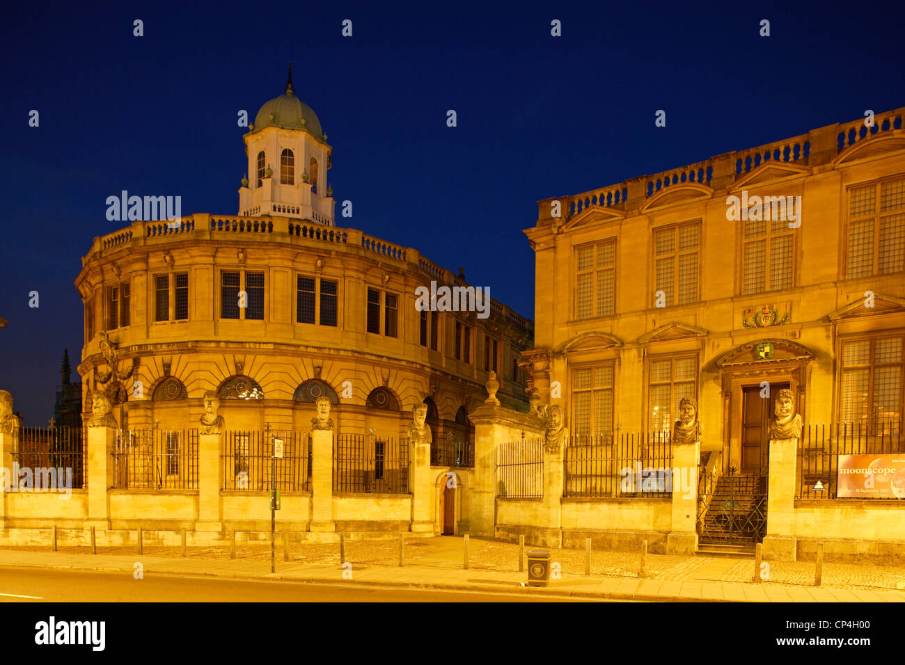 Sheldonian theatre night hi-res stock photography and images - Alamy