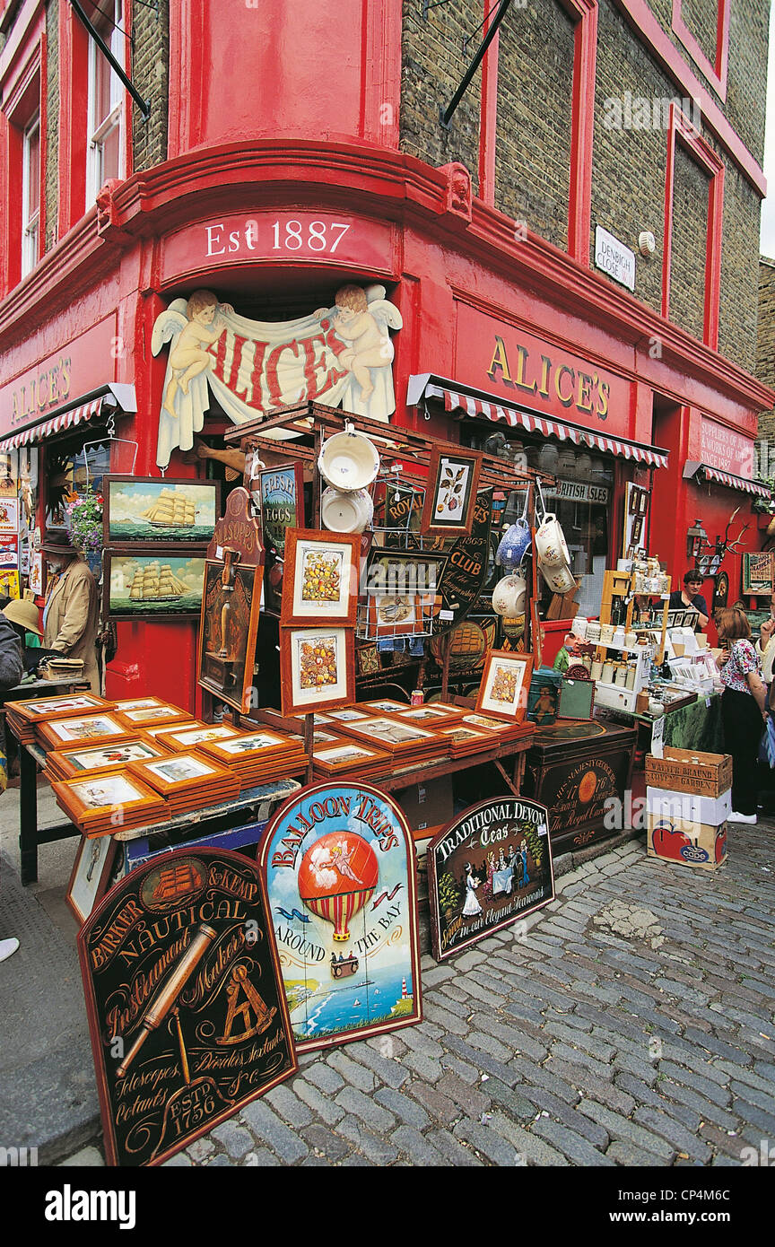 UNITED KINGDOM LONDON Portobello Road Market Stock Photo - Alamy