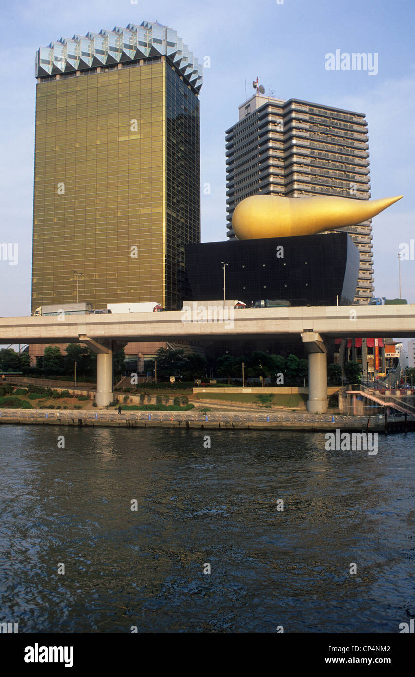 Japan, Tokyo, Sumida, the Asahi Flamme d'Or building, locally known as ...