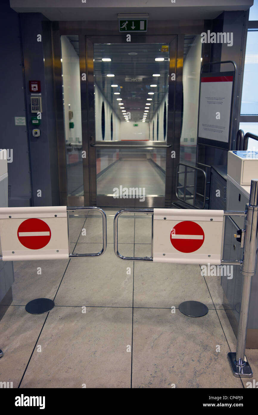 Airport Gate - no entry sign Stock Photo - Alamy