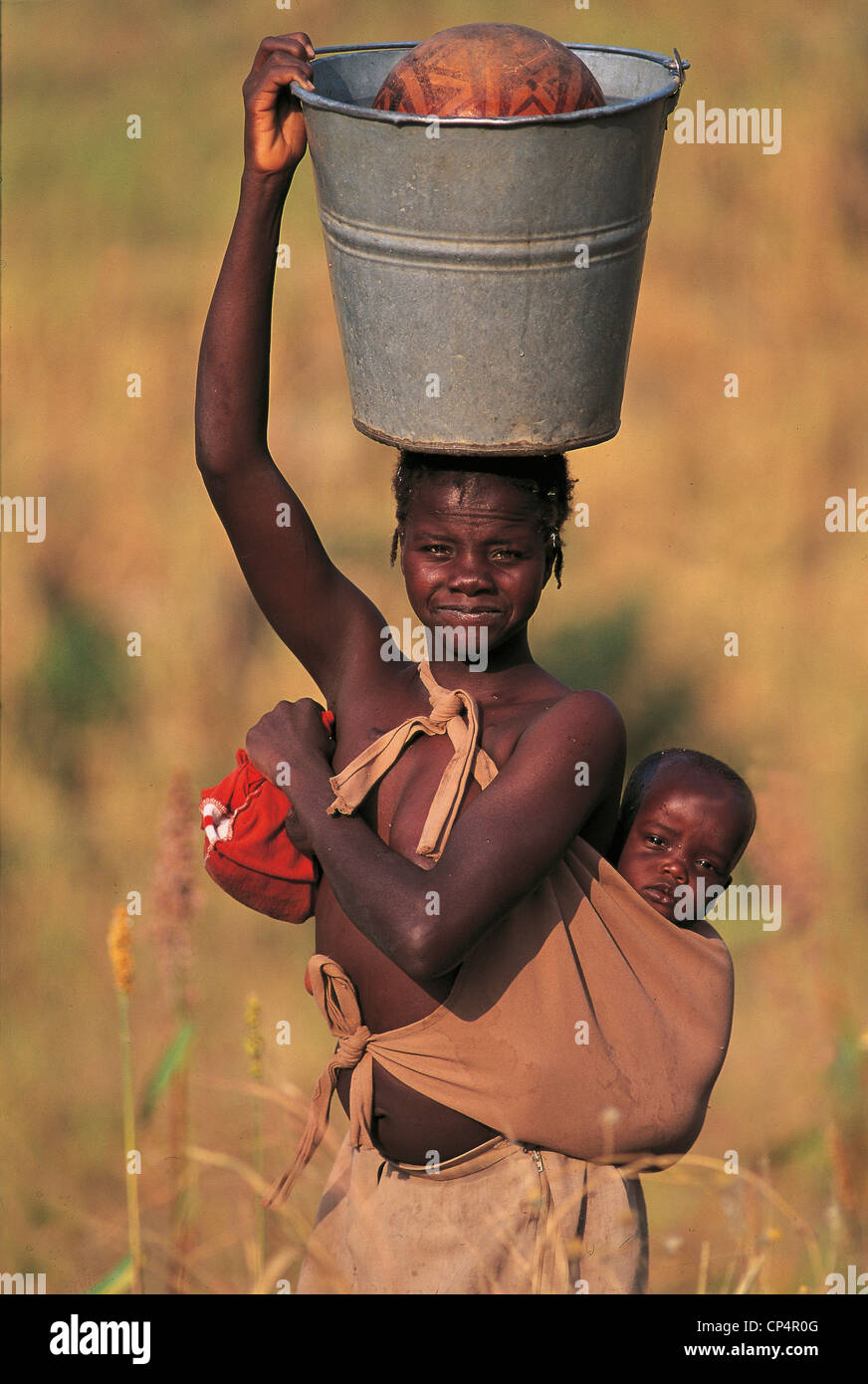 CAMEROON Northern Region KAPSIKI KAPSIKI WOMAN WITH A CHILD Stock Photo ...