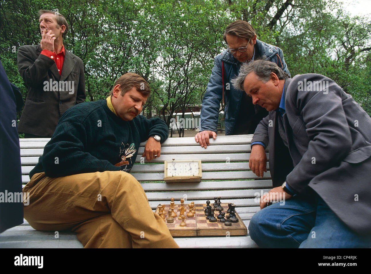 Russia - St. Petersburg - chess players on a park bench Stock Photo - Alamy