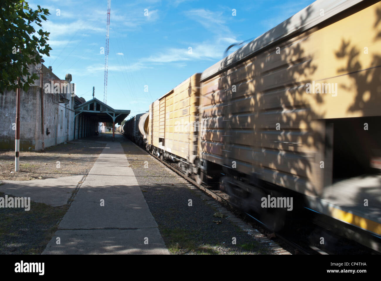 Outside load hi-res stock photography and images - Alamy