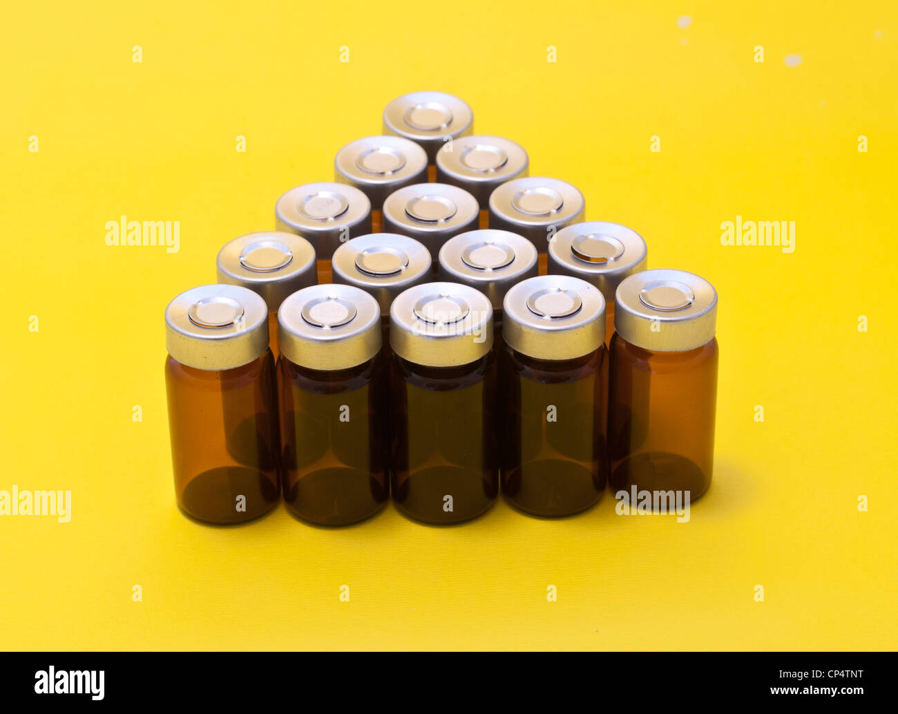 Injection vials hi-res stock photography and images - Alamy