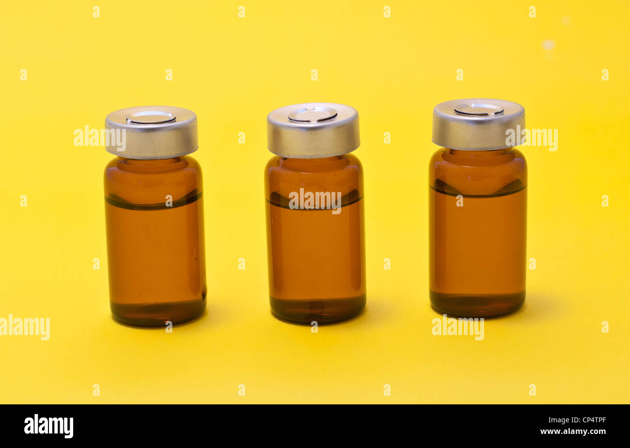 Injection vials hi-res stock photography and images - Alamy