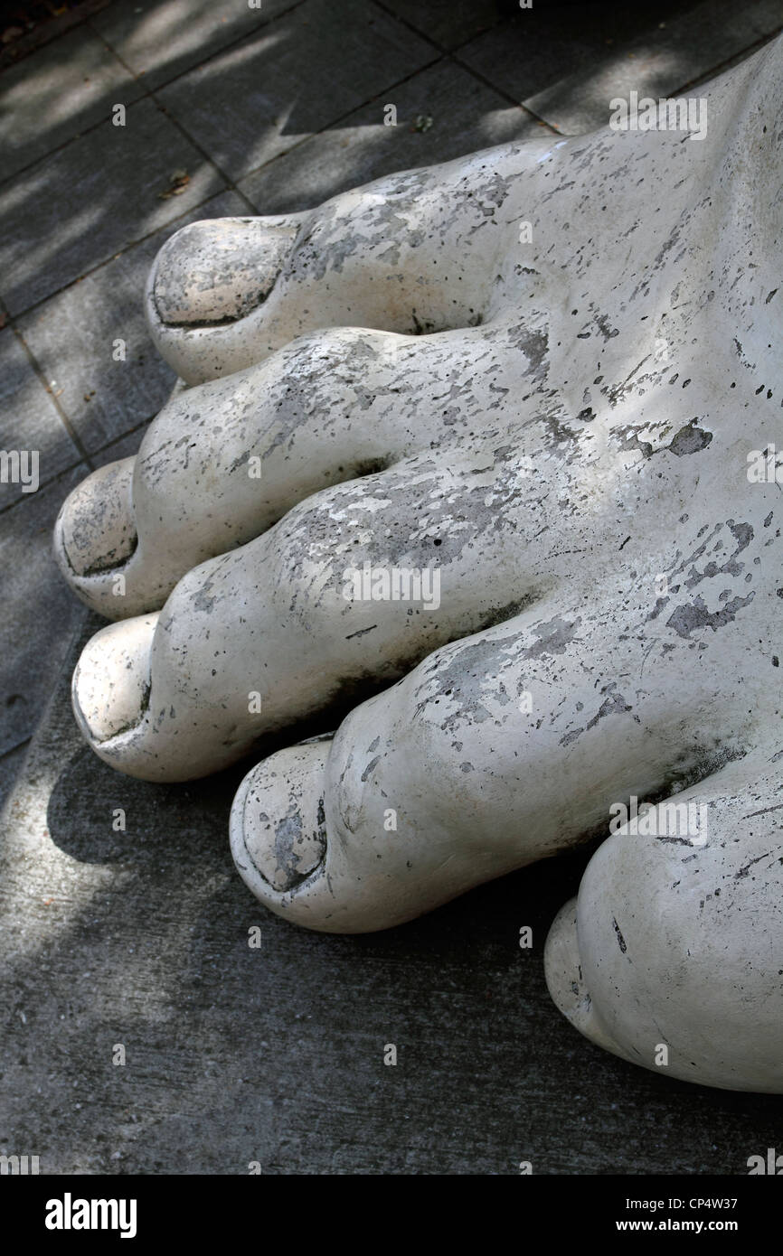 Concrete footing hi-res stock photography and images - Alamy