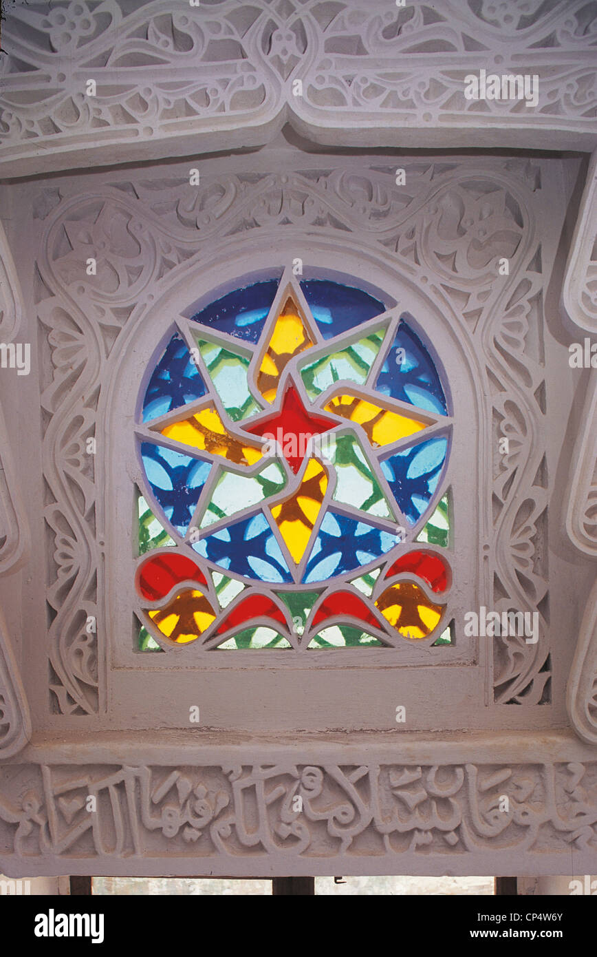YEMEN, AR RAWDHA. Stained glass windows Stock Photo - Alamy