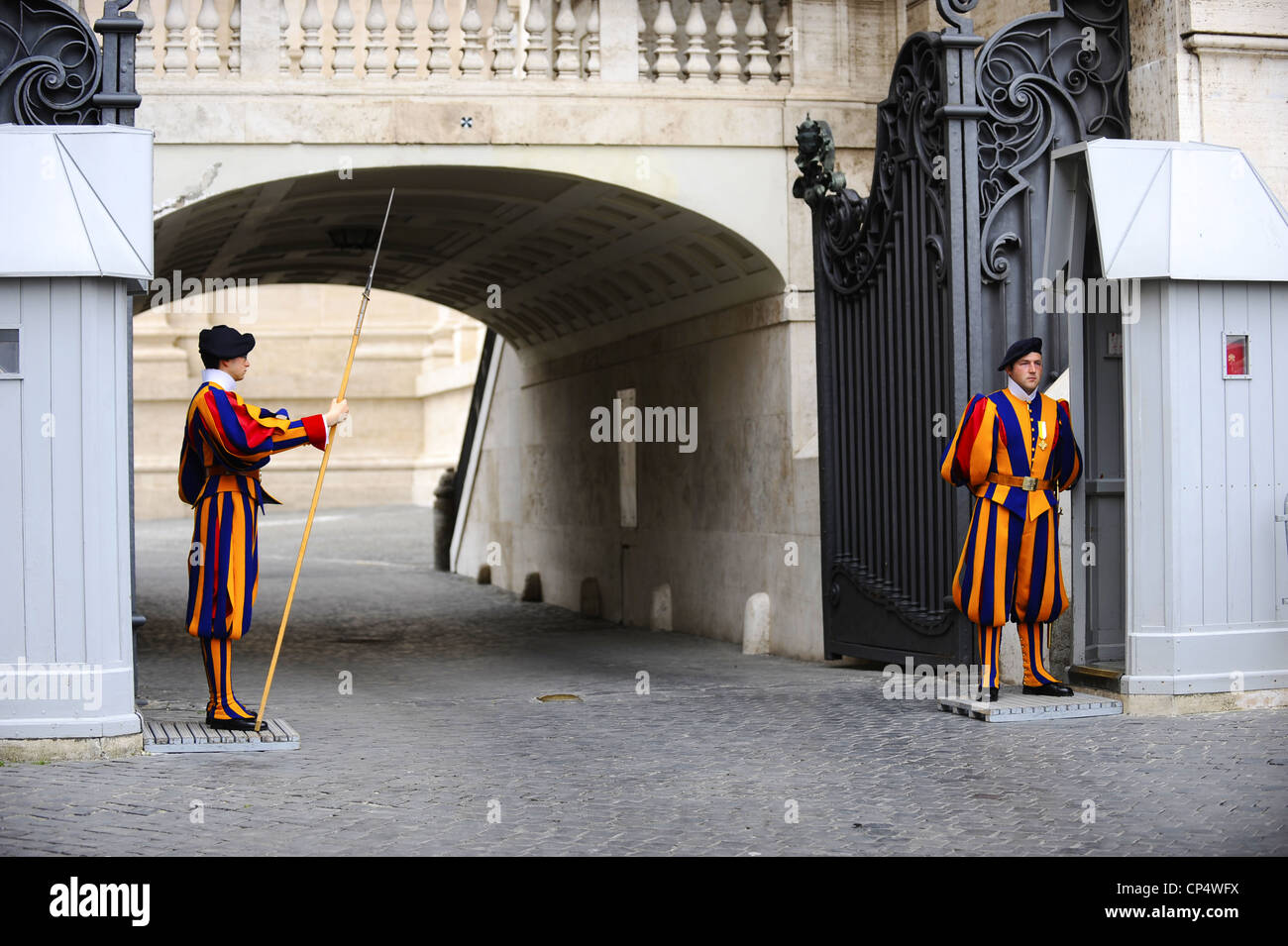 Swiss Guard in Vatican City, Rome - Italy Stock Photo - Alamy