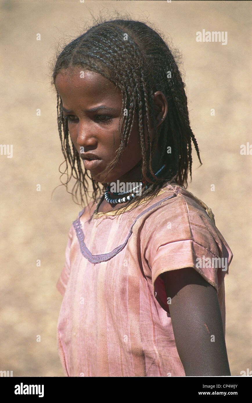 Sudan - Libyan Desert, nomadic children Stock Photo - Alamy