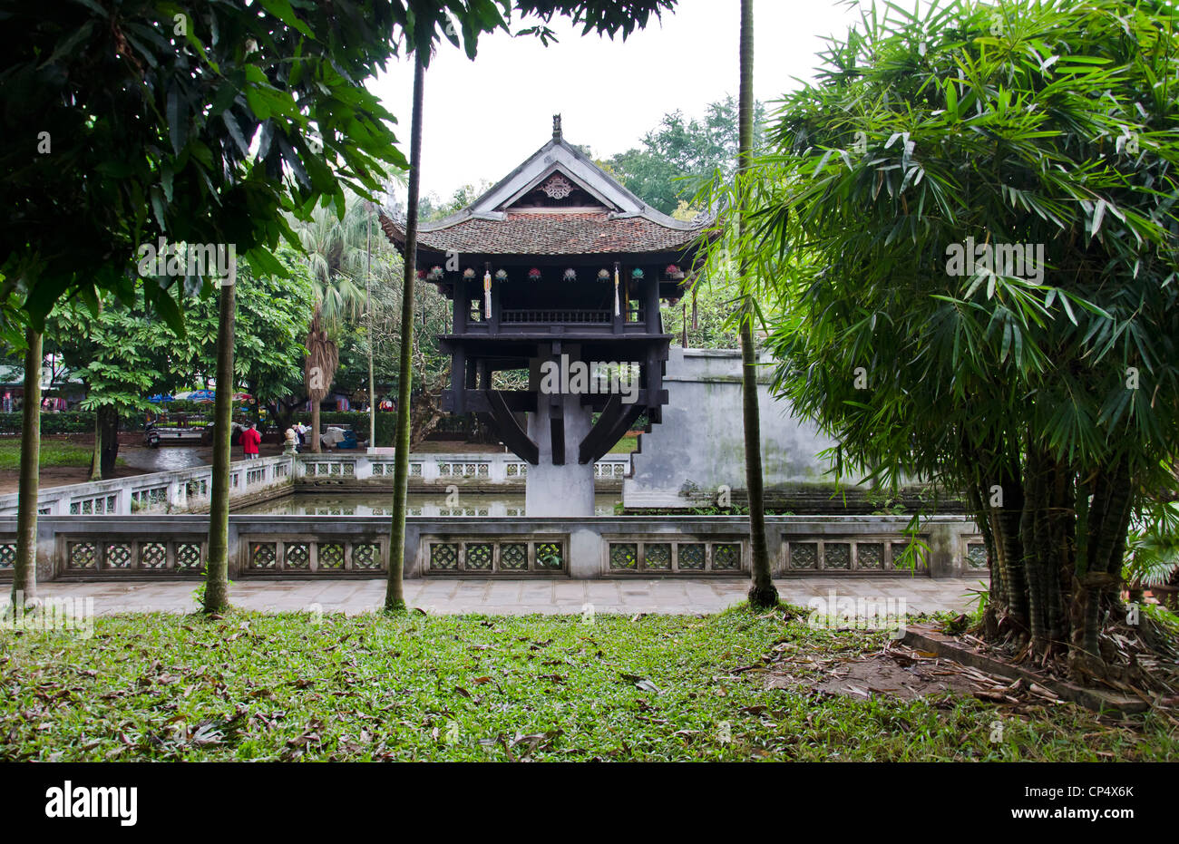 One pillar pagoda hi-res stock photography and images - Alamy