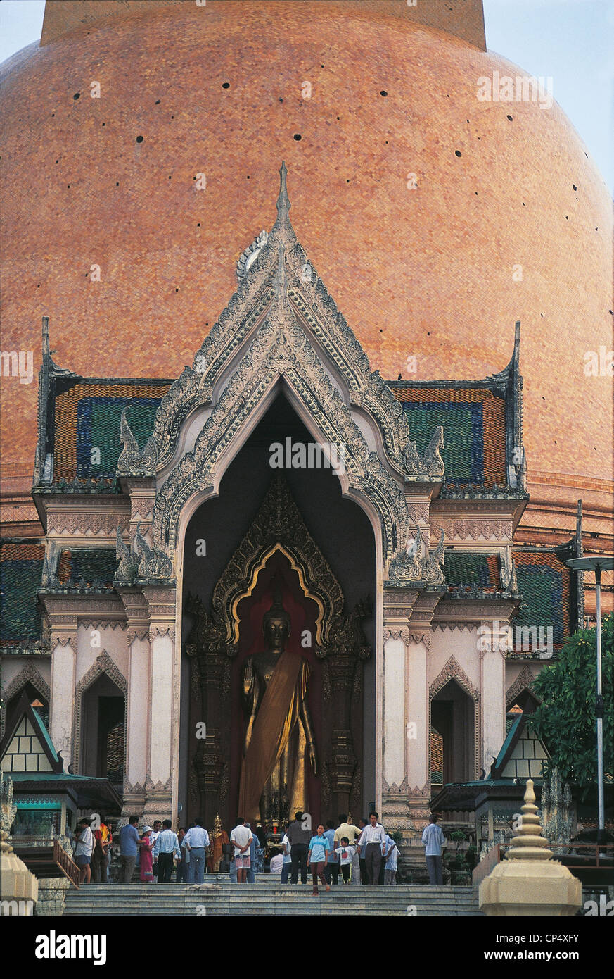 PHRA Pathom Nakhon Pathom THAILAND TEMPLE CHEDI Stock Photo - Alamy