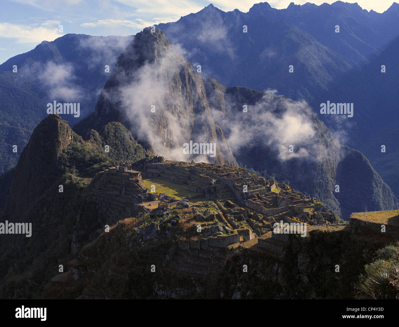 Machu Picchu the Inca city in the mountains of Peru Stock Photo - Alamy