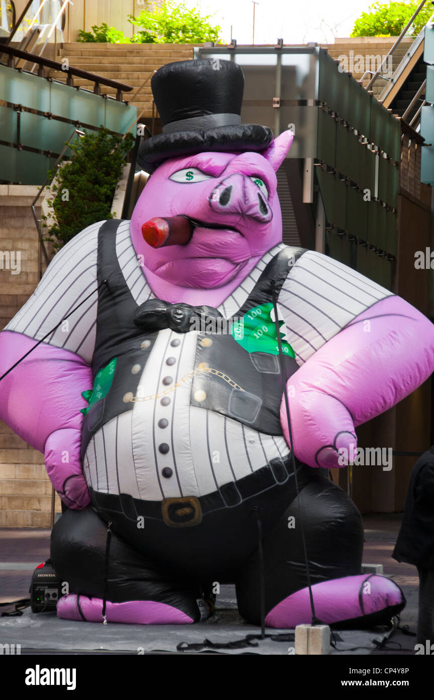 Character pig hi-res stock photography and images - Alamy