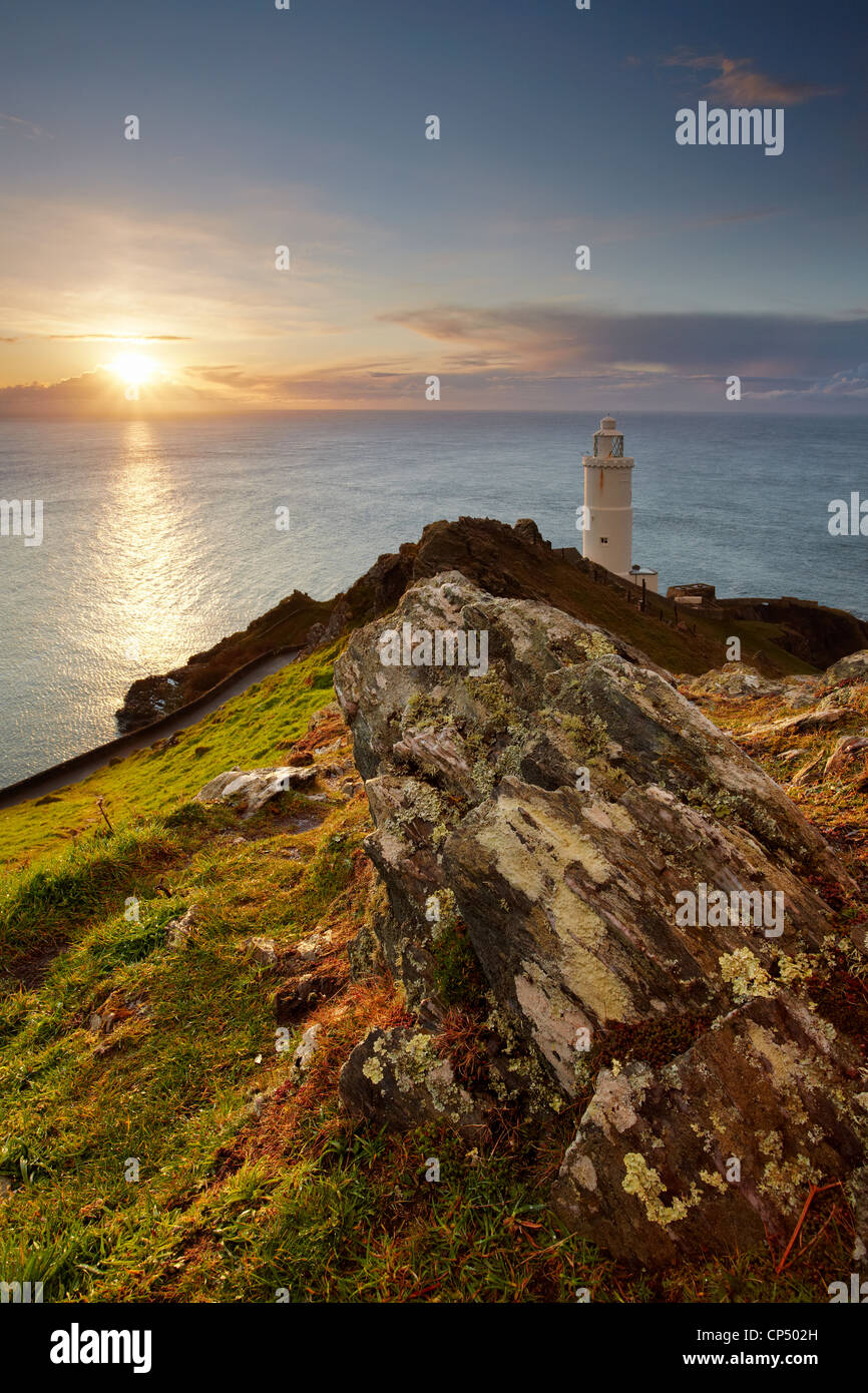 Dawn light over Start Point lighthouse on the South Devon coast Stock ...
