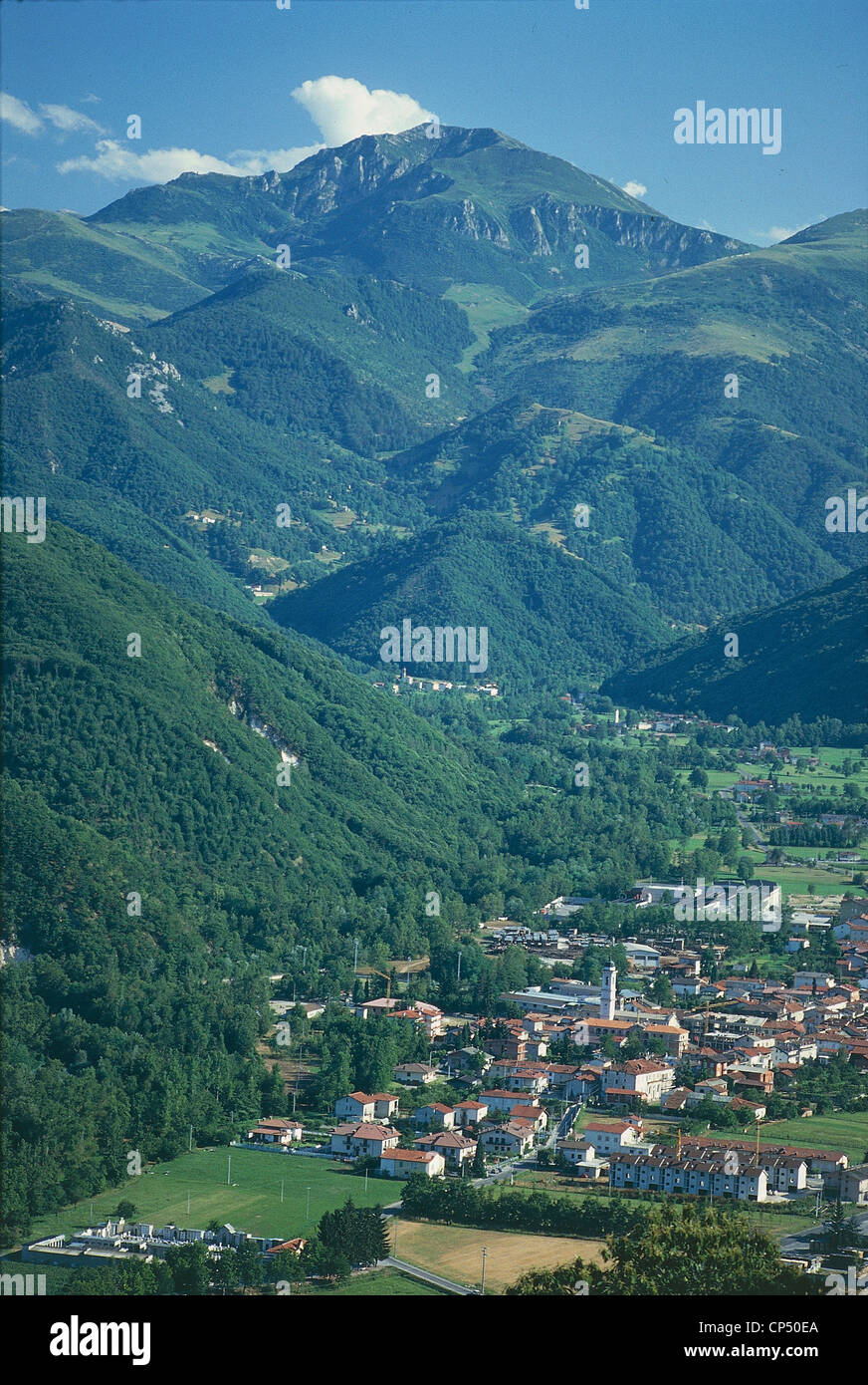 Piemonte - Valle Heller - Roccaforte Mondovi (CN), in the background ...