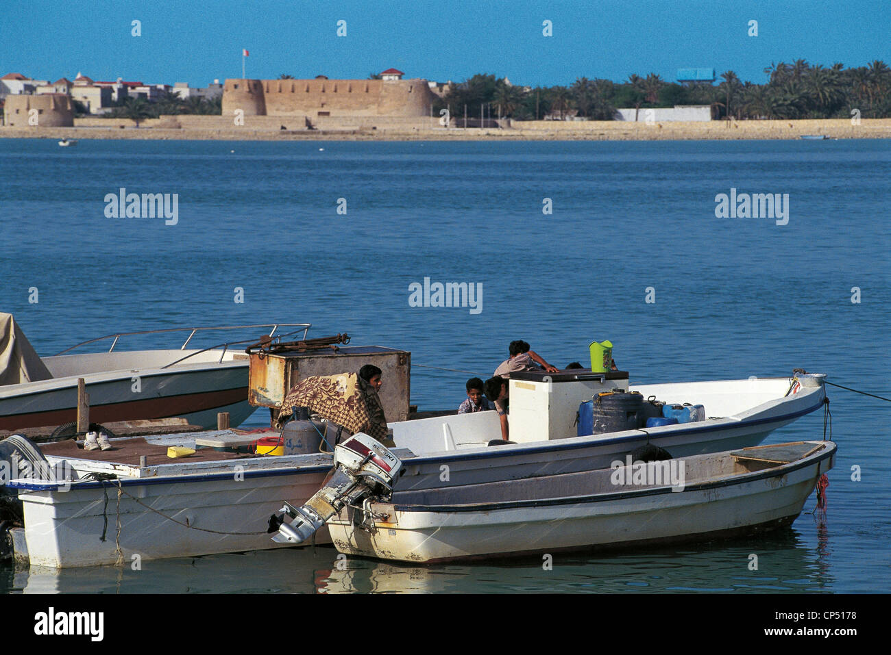 Bahrain - Al Manamah (Manama). Fishing boats Stock Photo - Alamy