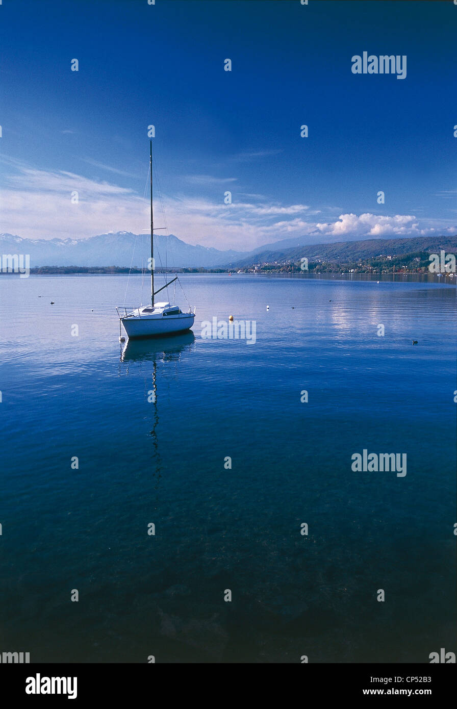 Piedmont - Lake Viveash Stock Photo - Alamy