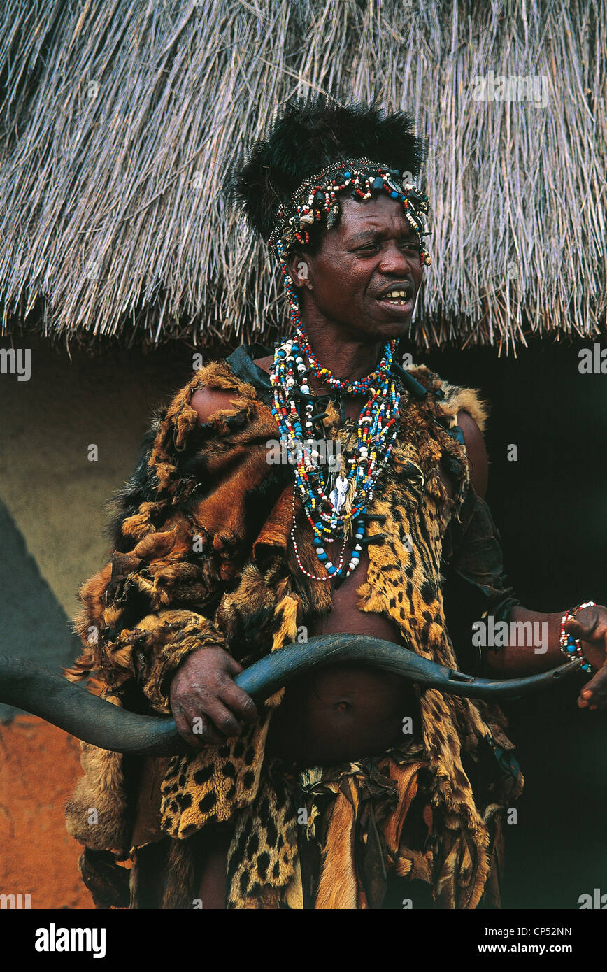 Zimbabwe masvingo great zimbabwe village hi-res stock photography and ...