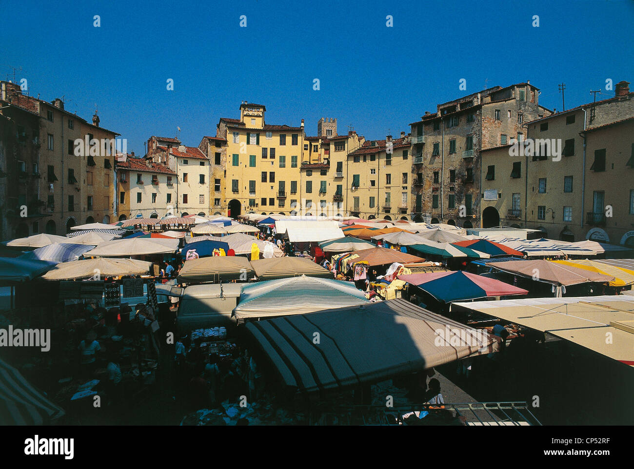 Lucca Tuscany Market Square Roman Amphitheatre Stock Photo - Alamy