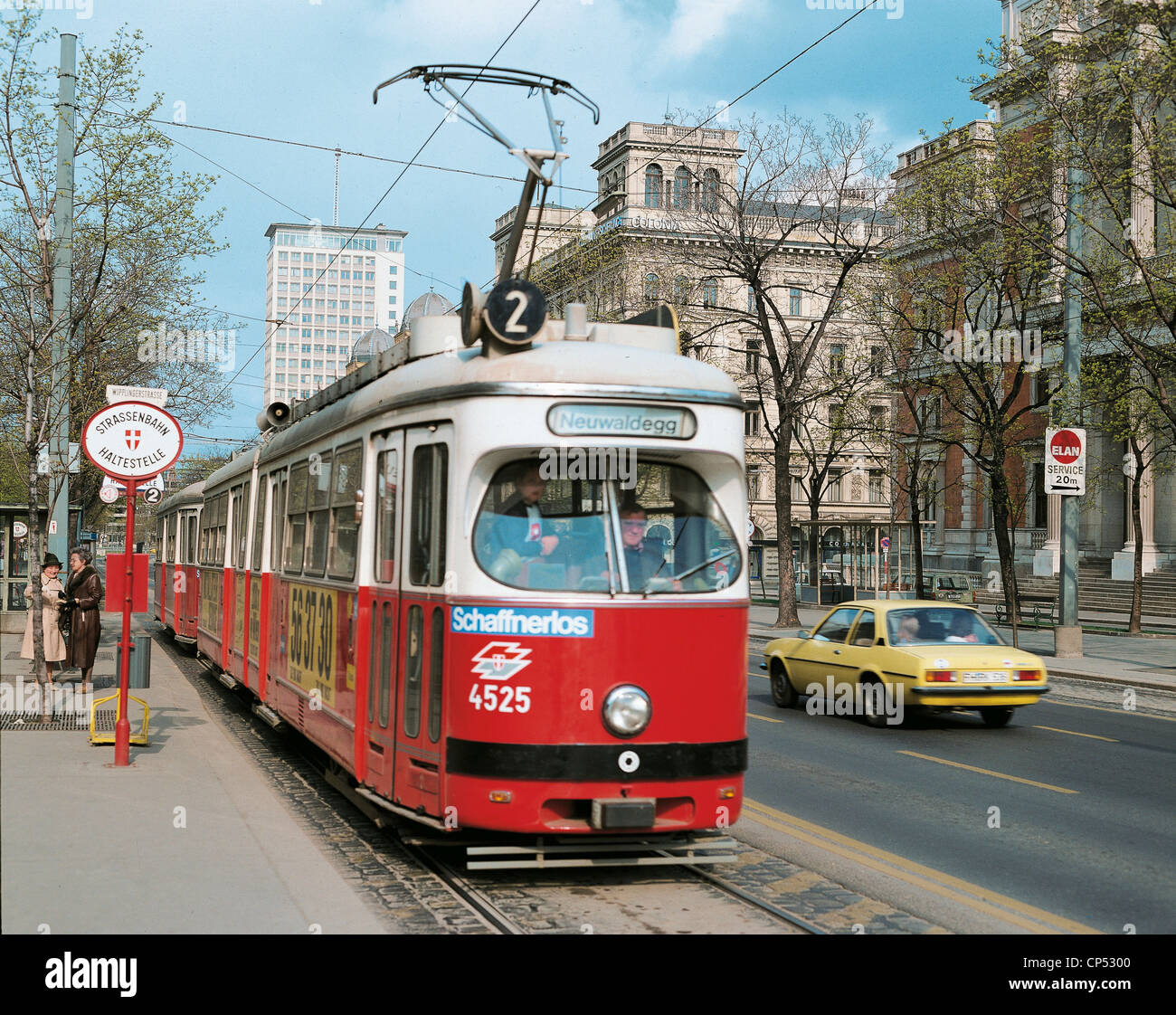 AUSTRIA VIENNA Schotten RING TRAM Stock Photo - Alamy